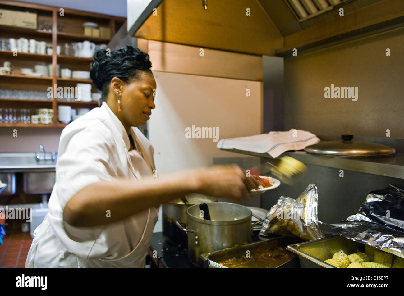 Dishing out food hi-res stock photography and images - Alamy