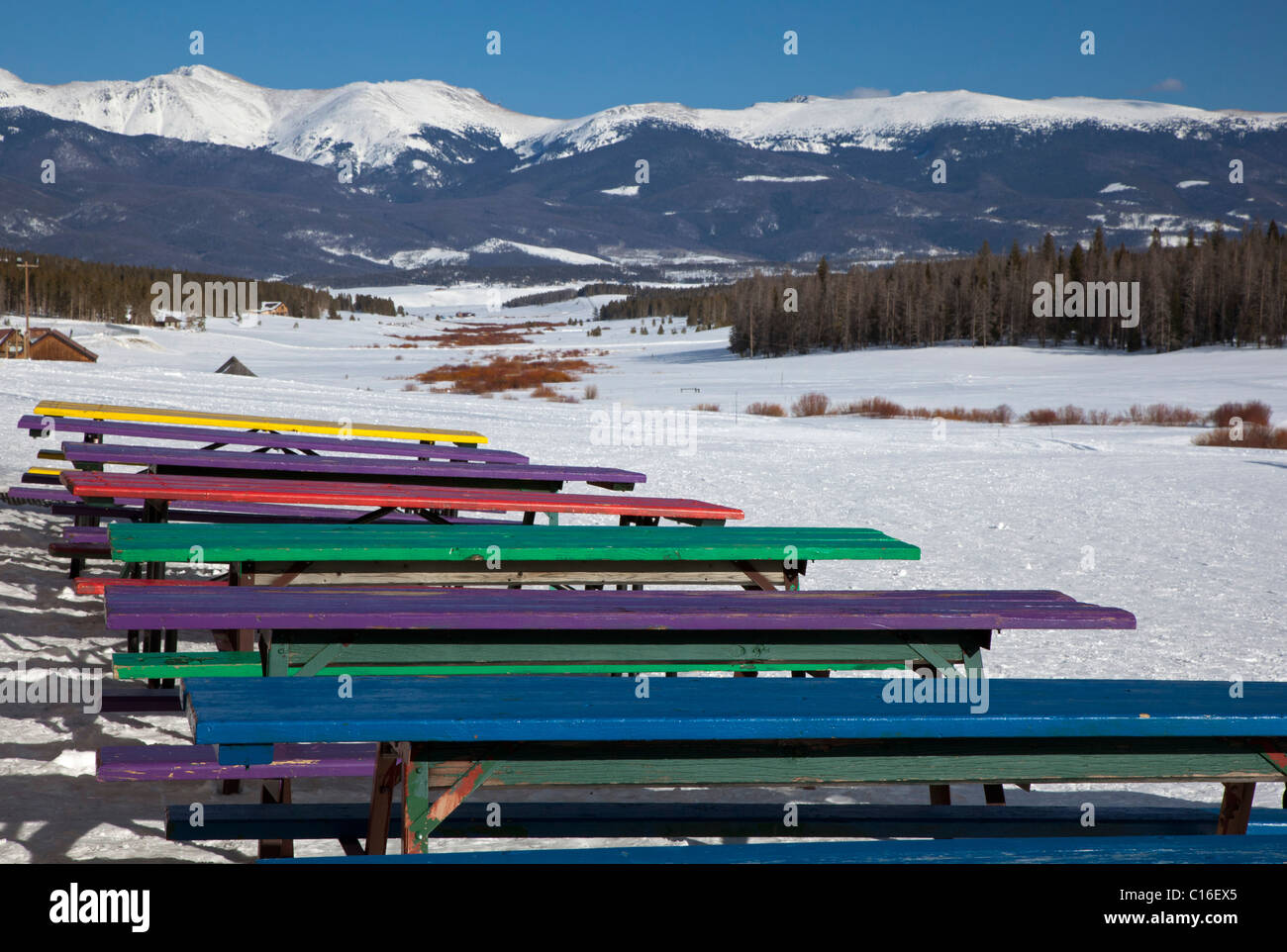 Snow tables hi-res stock photography and images - Alamy