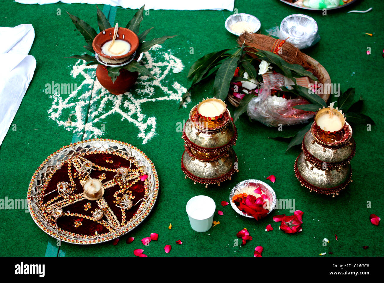Hindu worship items Stock Photo - Alamy