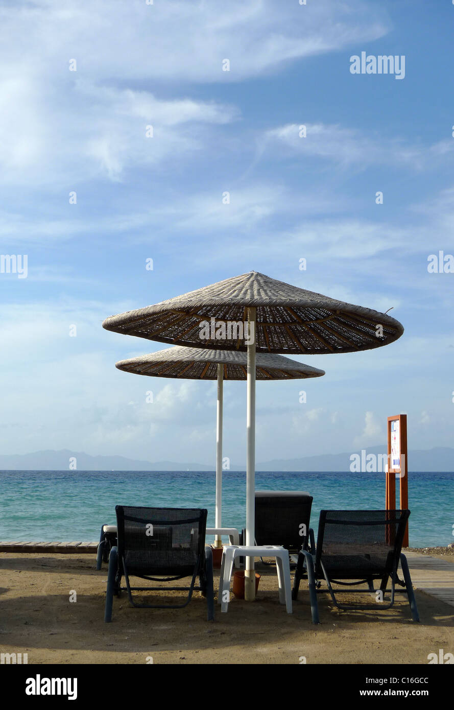 Greek beach hi-res stock photography and images - Alamy