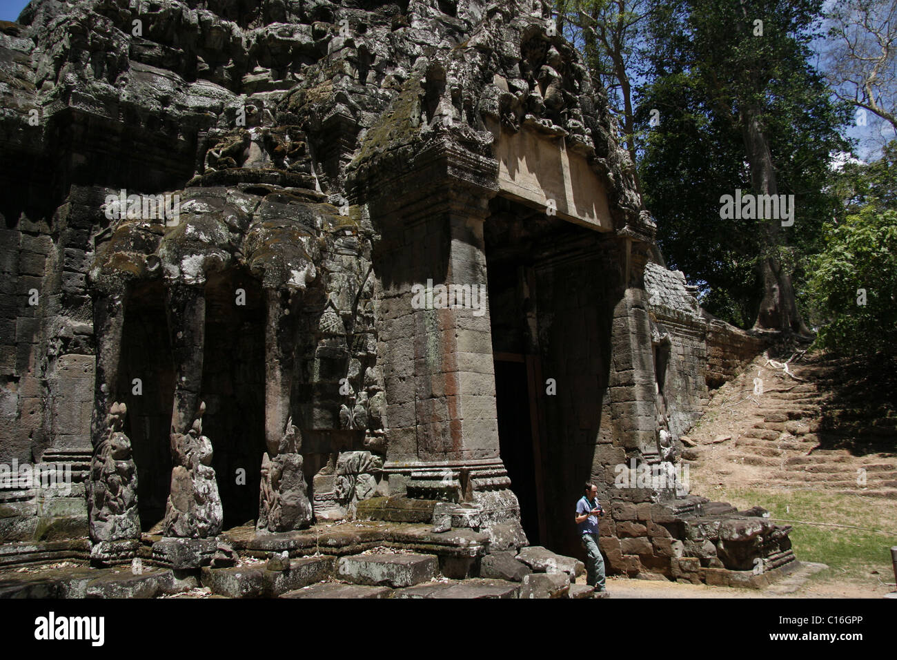 Gopura gate hi-res stock photography and images - Alamy