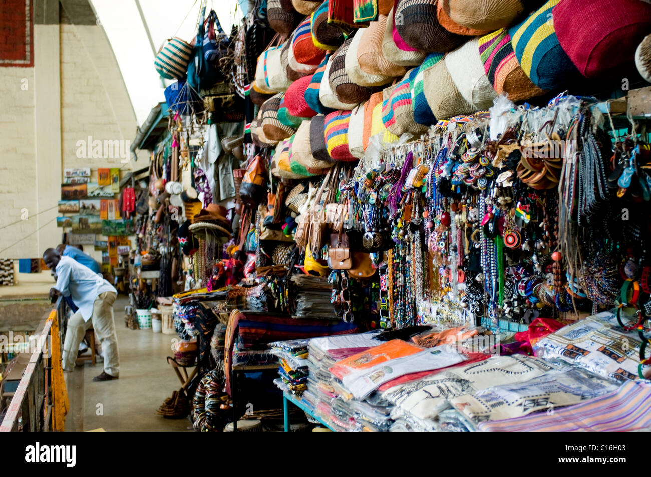 City Market craft stalls nairobi kenya Stock Photo - Alamy