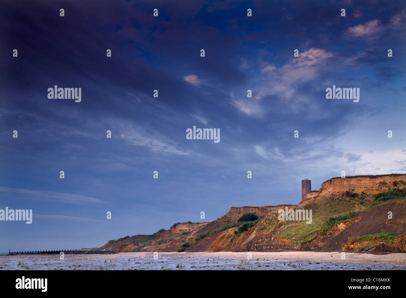 Walton on the naze cliffs hi-res stock photography and images - Alamy