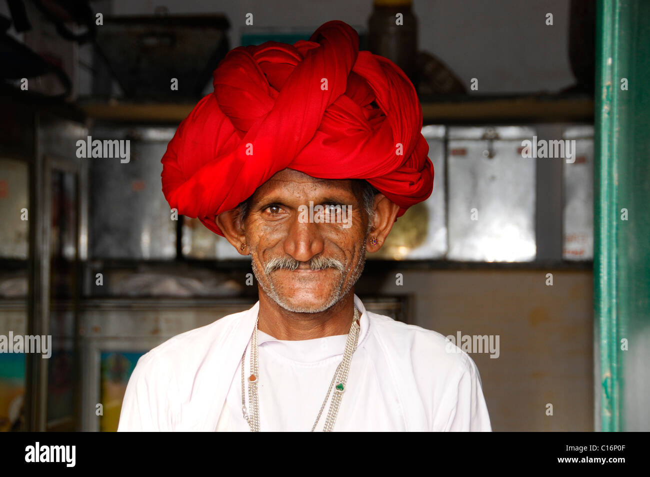 Indian man costume hi-res stock photography and images - Alamy