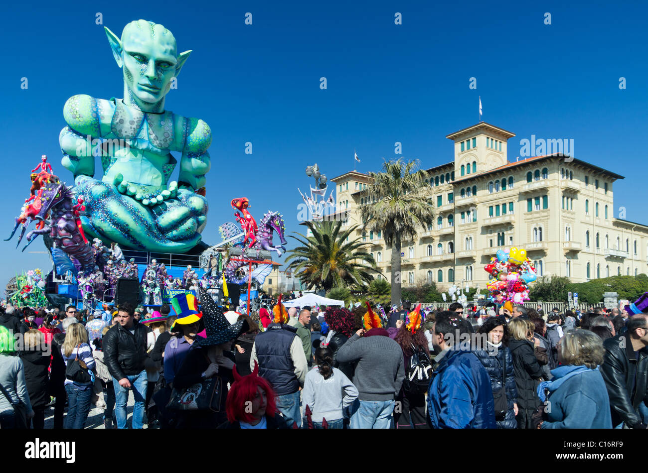 VIAREGGIO, ITALY - MARCH 6: Carnival float with a giant robot parades ...