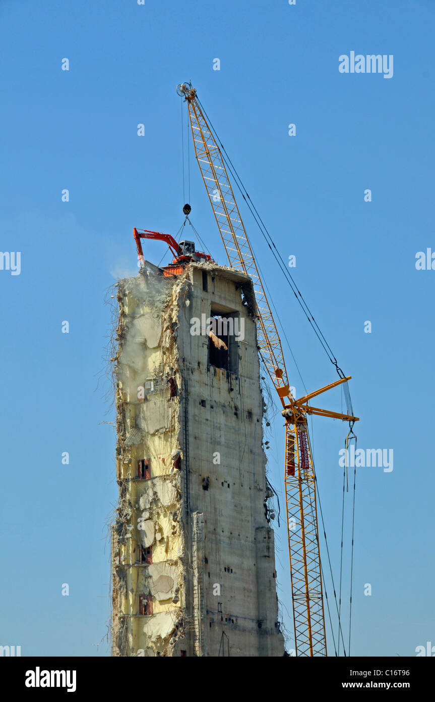 Demolition excavator on the old combined heat and power station Cologne ...