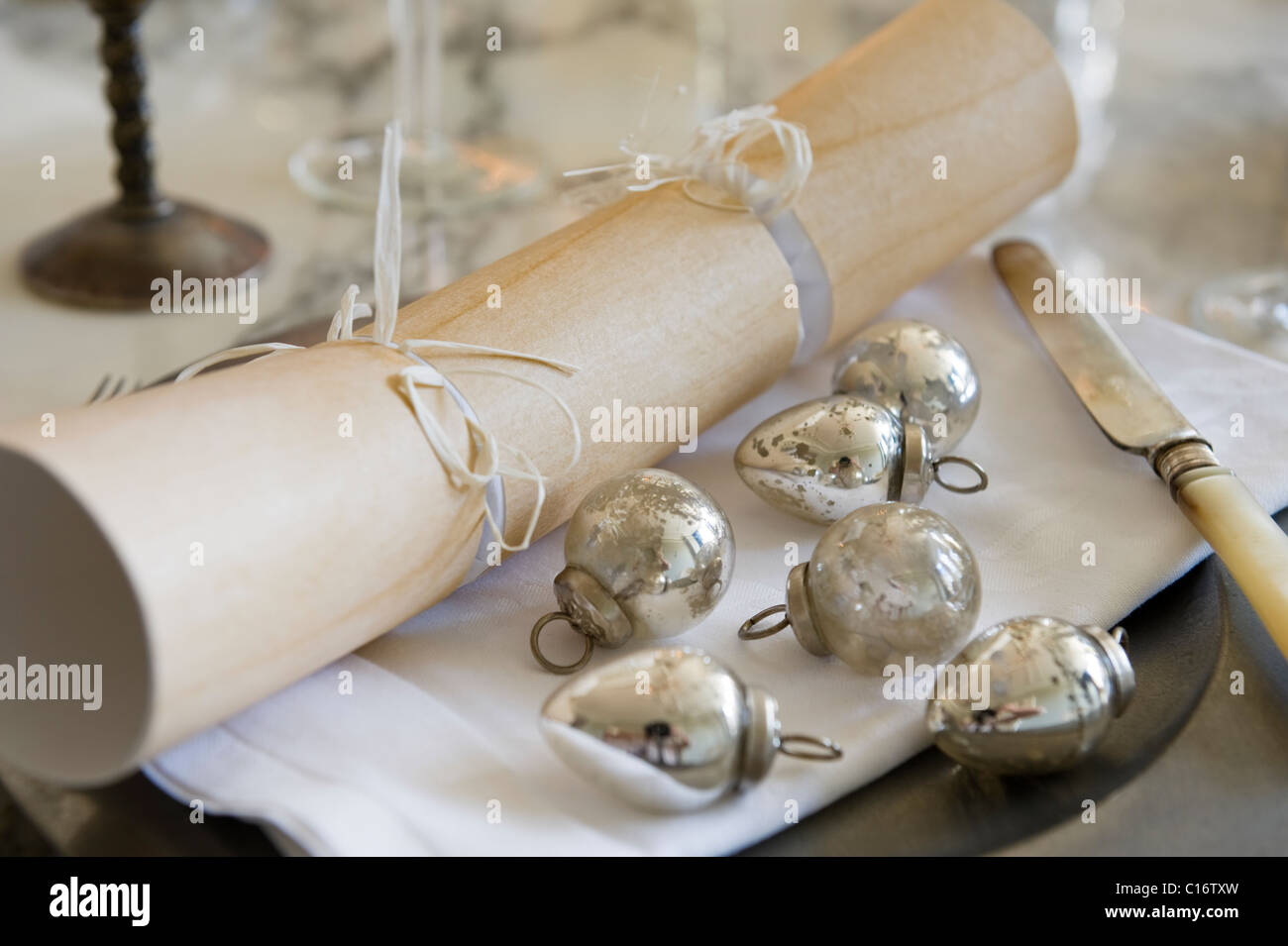 Christmas crackers on table hi-res stock photography and images - Alamy