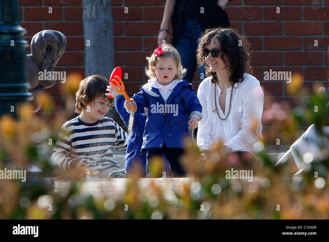 Sara Gilbert Kids 2022