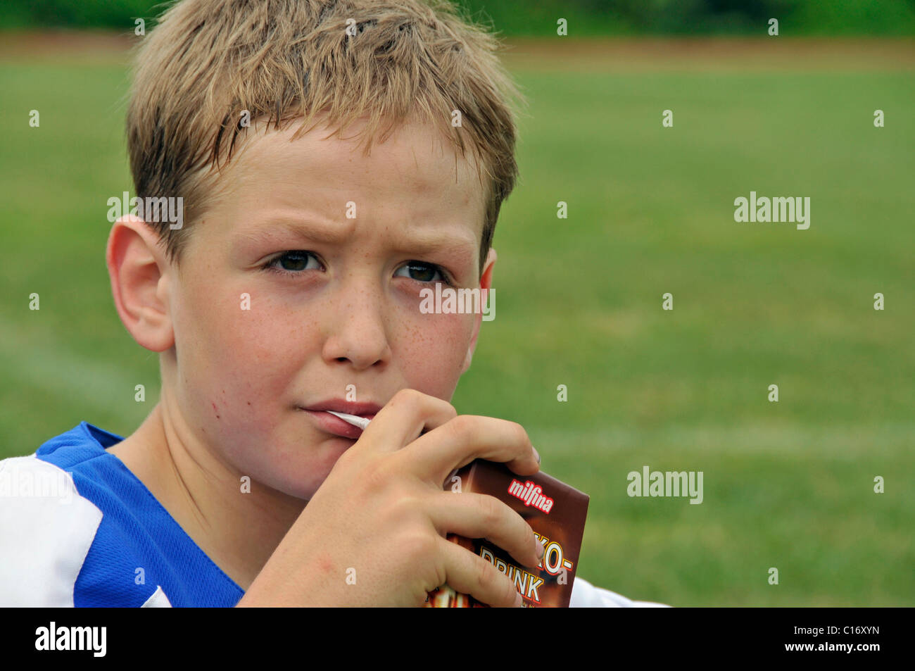 Drink break during soccer match hi-res stock photography and images - Alamy
