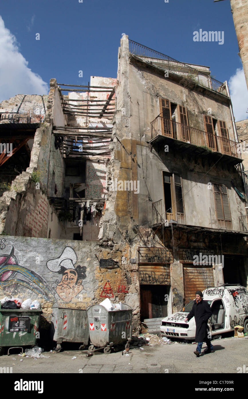 Italy poverty hi-res stock photography and images - Alamy