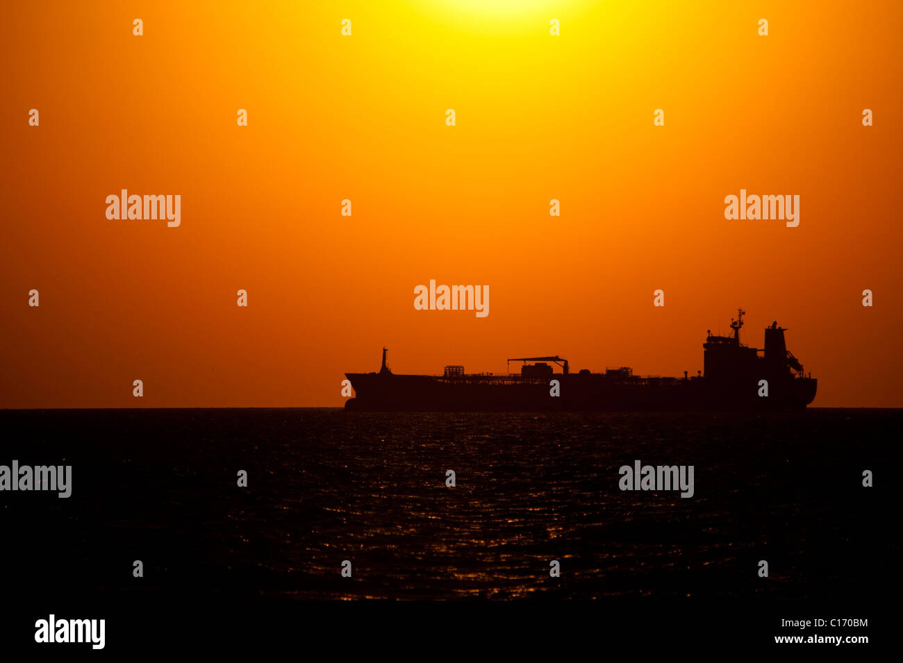 Oil tanker gulf hi-res stock photography and images - Alamy
