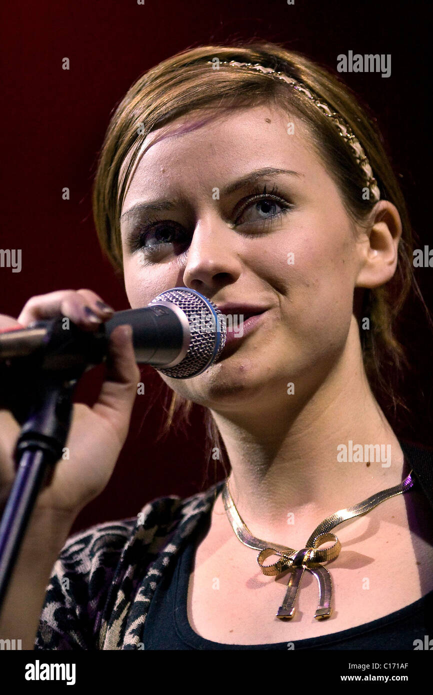 Amy Macdonald performing live at Pier 2 Bremen, Germany - 22.02.09 ...