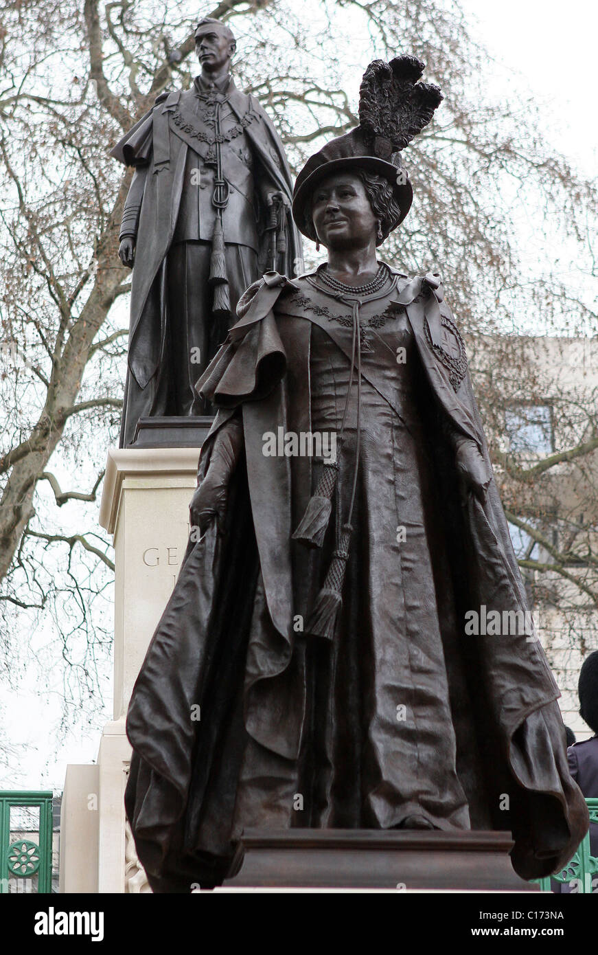 The unveiling of a new statue of Queen Elizabeth, the Queen Mother on ...