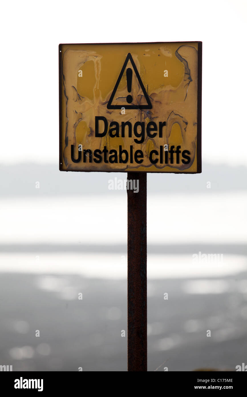 Danger cliff sign hi-res stock photography and images - Alamy