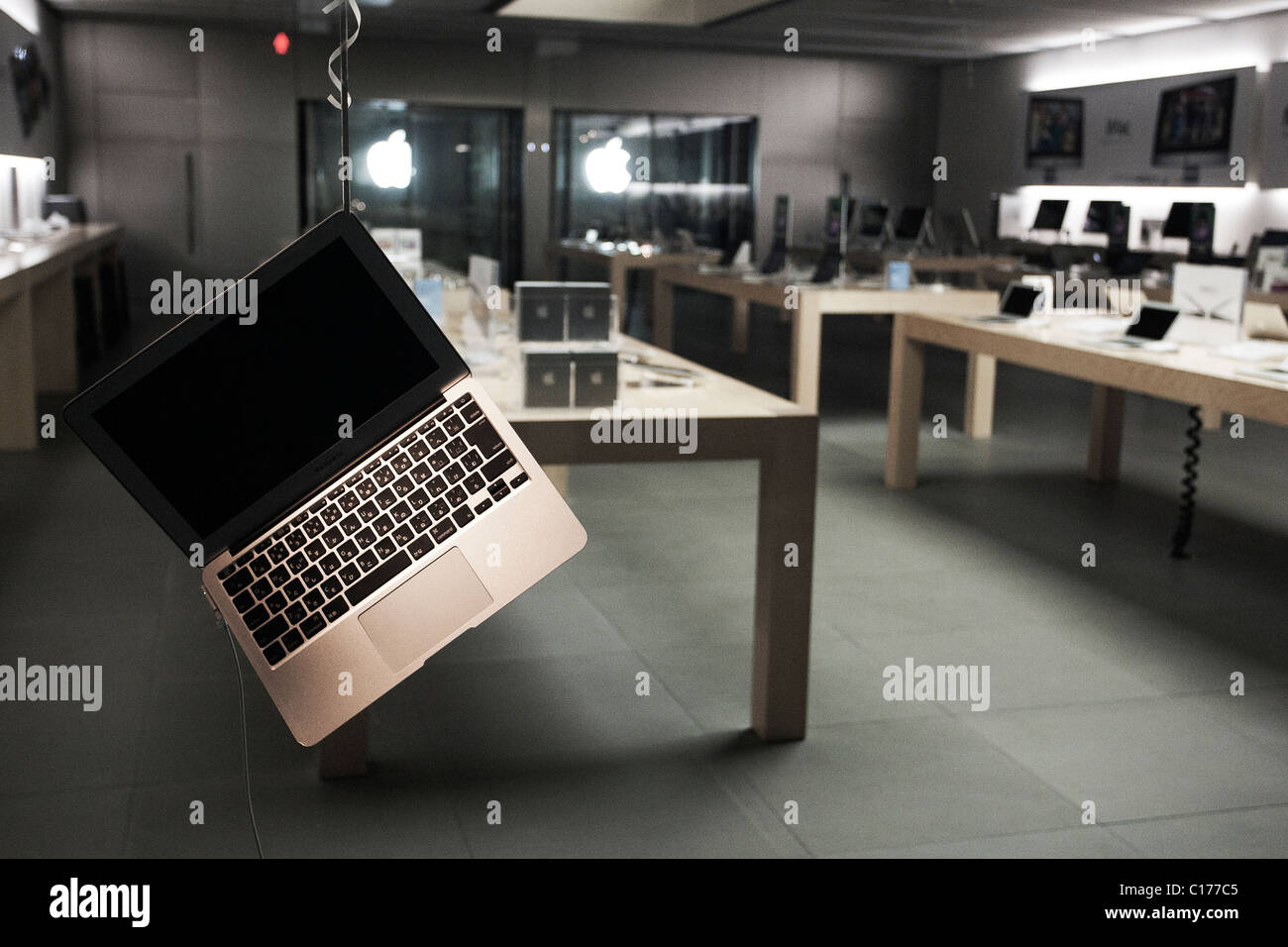 Apple store japan hi-res stock photography and images - Alamy