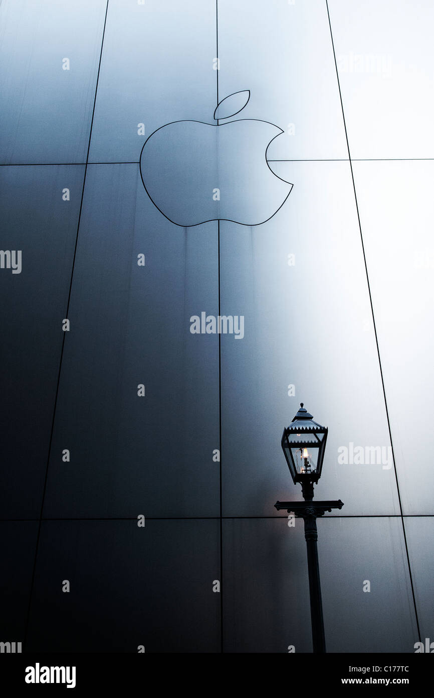 Apple tokyo hi-res stock photography and images - Alamy