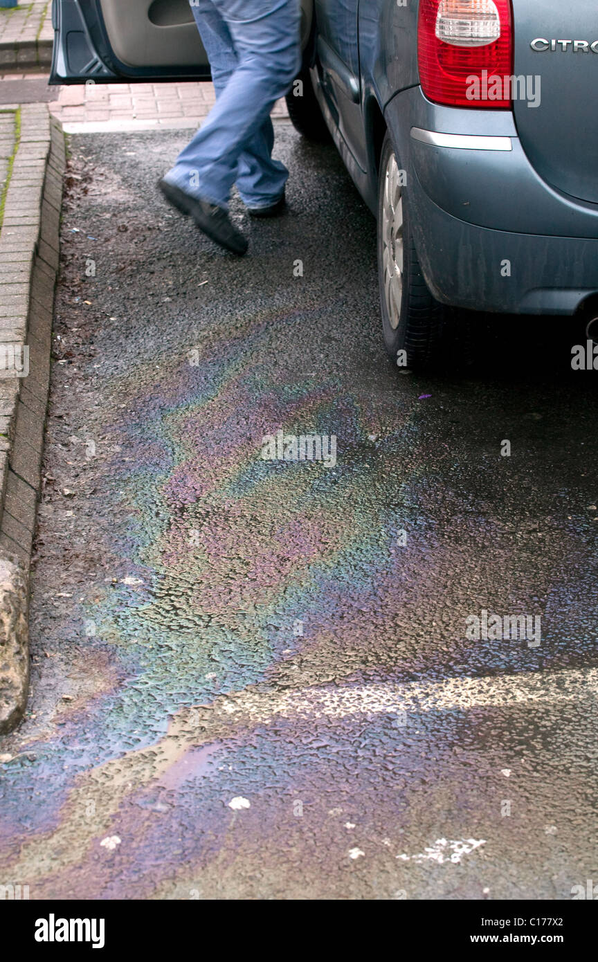 Oil leak from car hi-res stock photography and images - Alamy