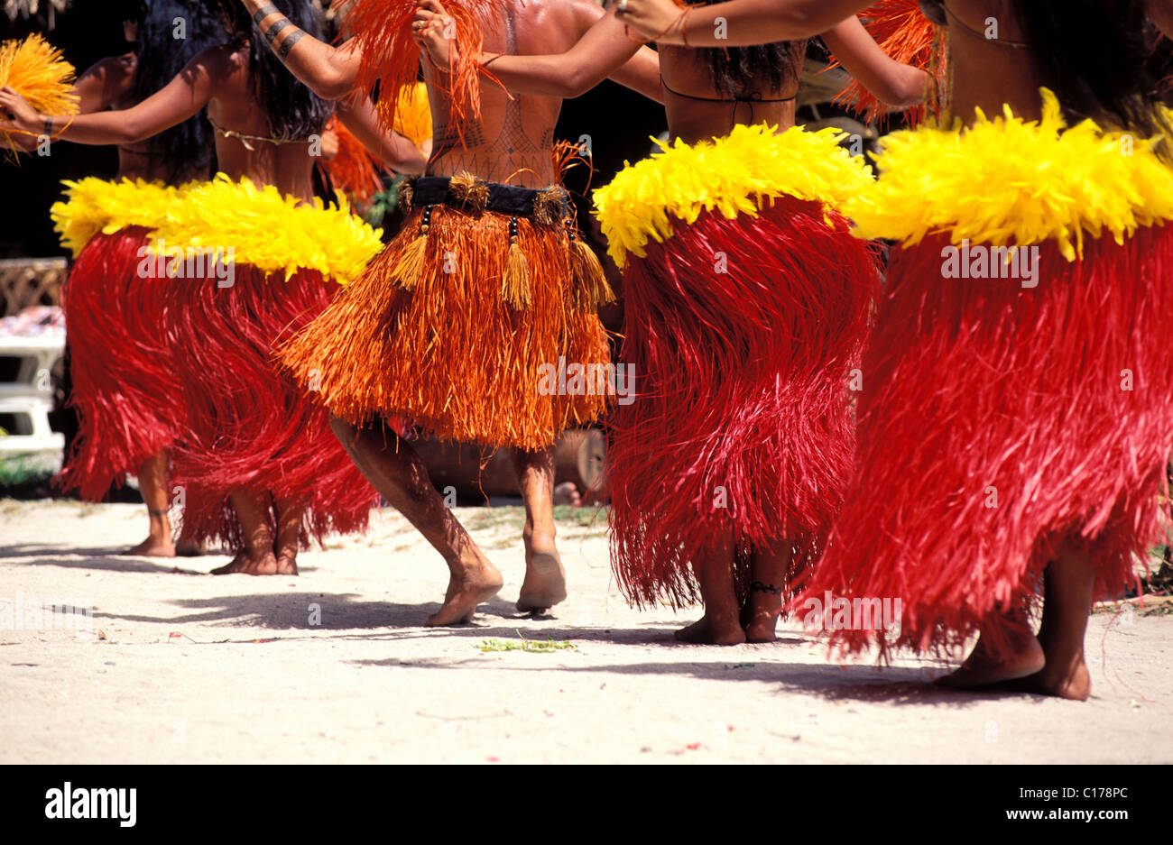 Traditional tahitian costume hi-res stock photography and images - Alamy