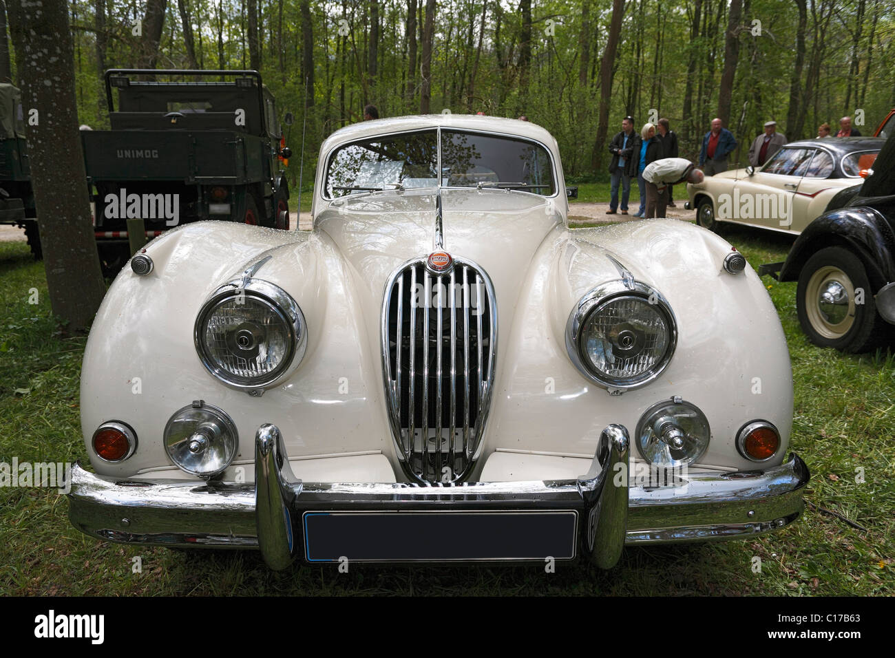 Jaguar XK 140, classic car Stock Photo - Alamy