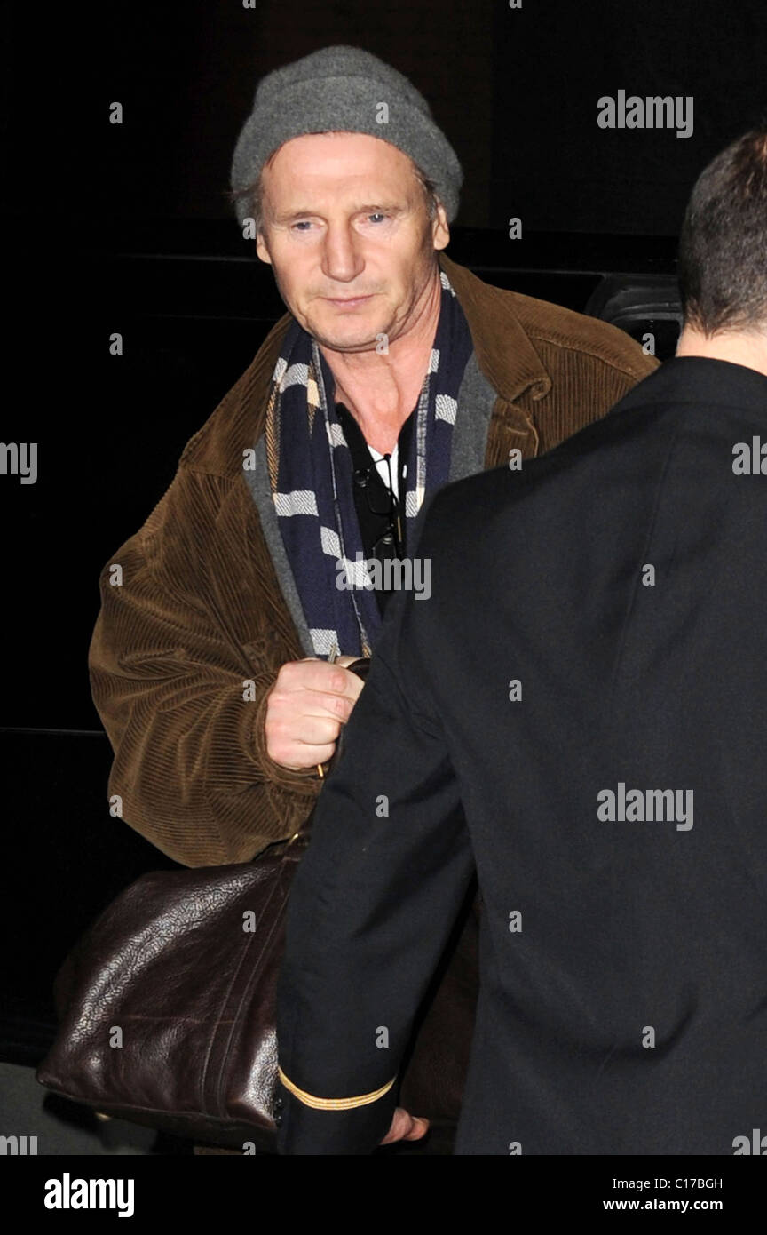 Liam Neeson returns to his Manhattan residence with Vanessa Redgrave ...