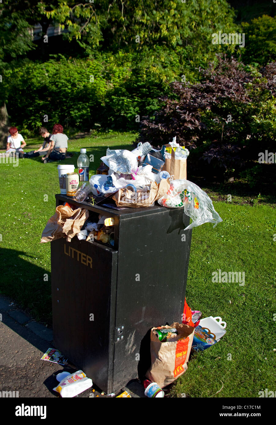 Rubbish garbage piled up in and on litter bin during Edinburgh Festival ...