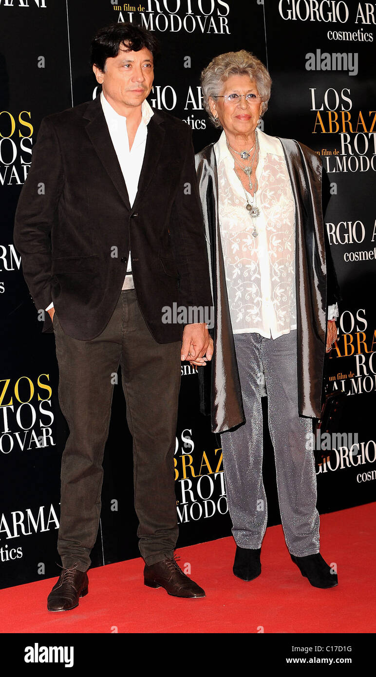 Pilar Bardem and Carlos Bardem Attends the Spanish Premiere for 'Los ...