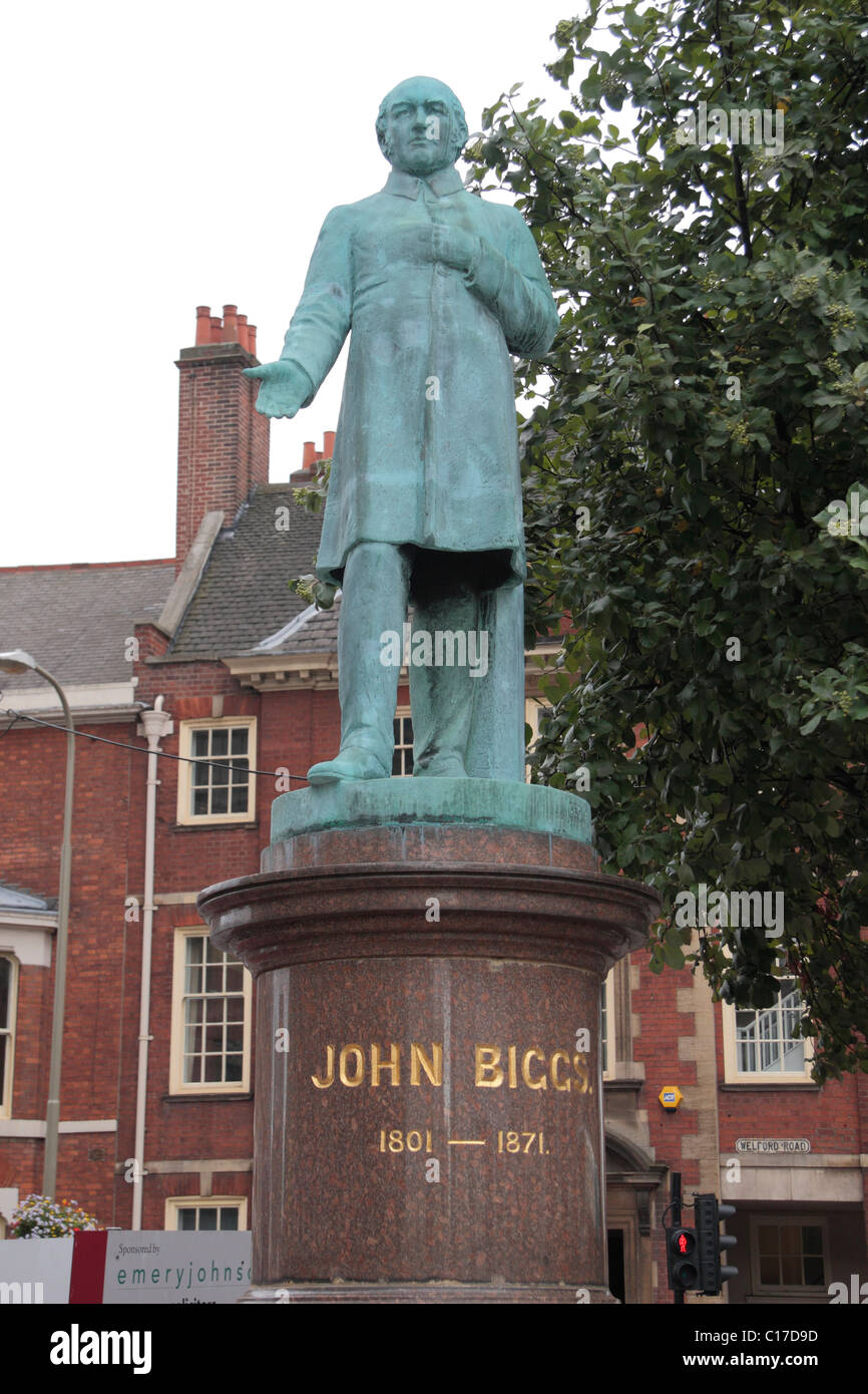Statue of John Biggs in Leicester, Leicestershire, England Stock Photo ...