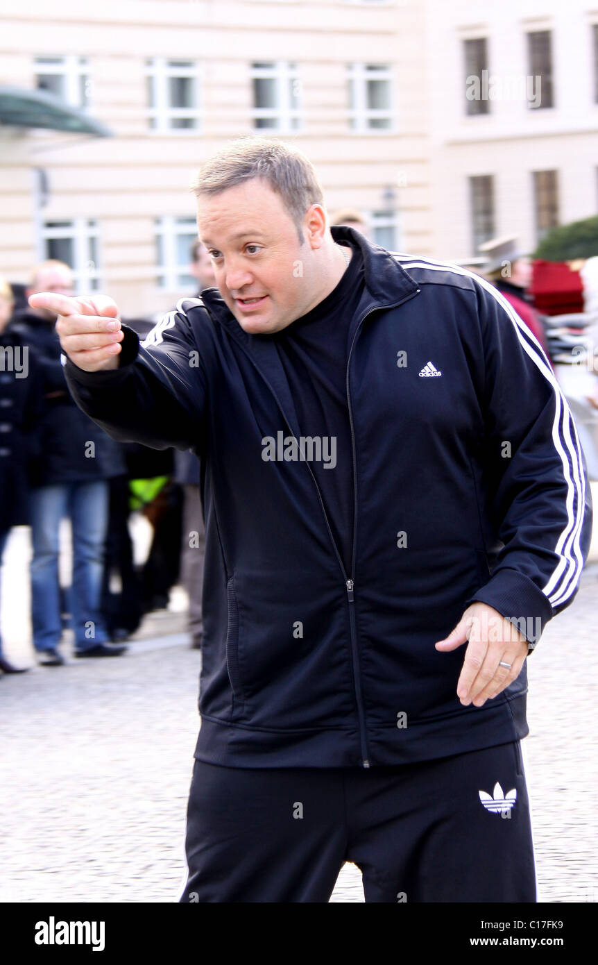 Kevin James attends a photocall for his movie "Paul Blart: Mall Cop ...