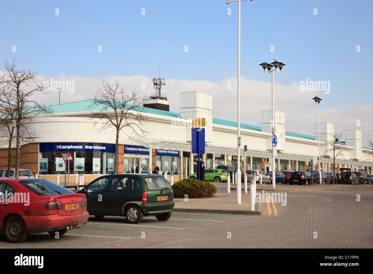 Island green shopping centre hi-res stock photography and images - Alamy