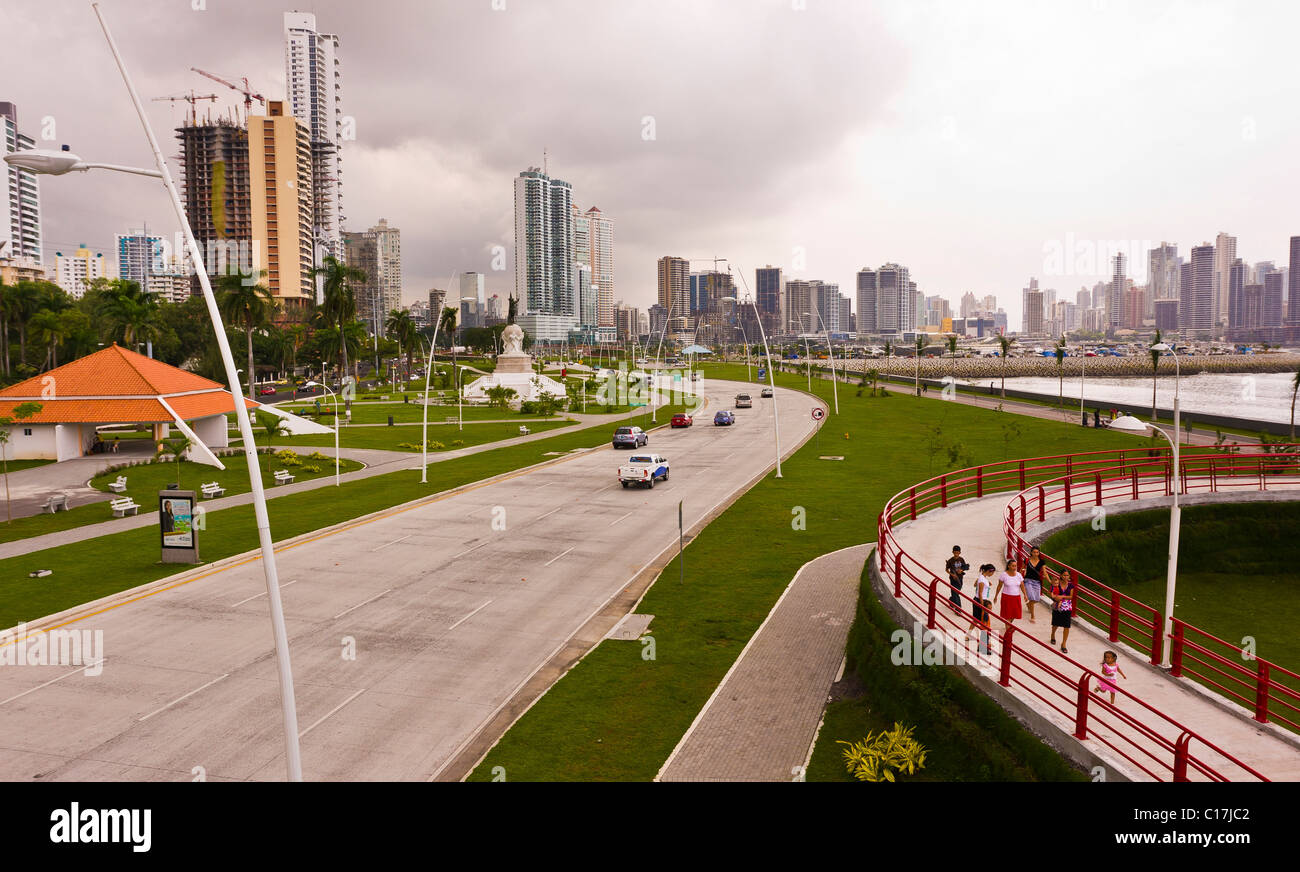 PANAMA CITY, PANAMA - Balboa Avenue and pedestrian bridge Stock Photo ...