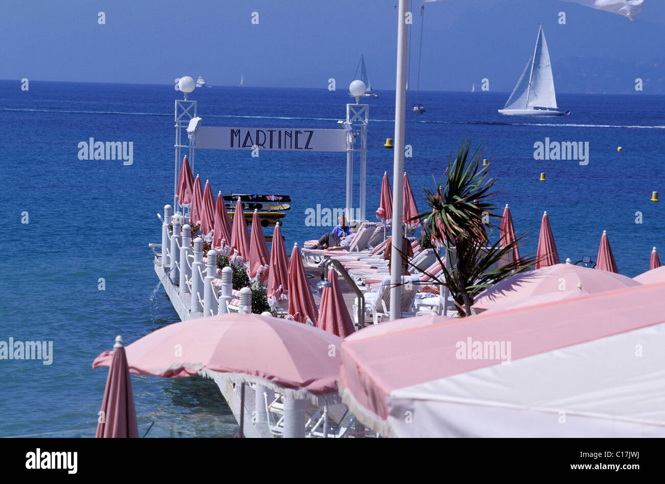 France, Alpes Maritimes, Cannes, pontoon of the Martinez hotel (luxury ...