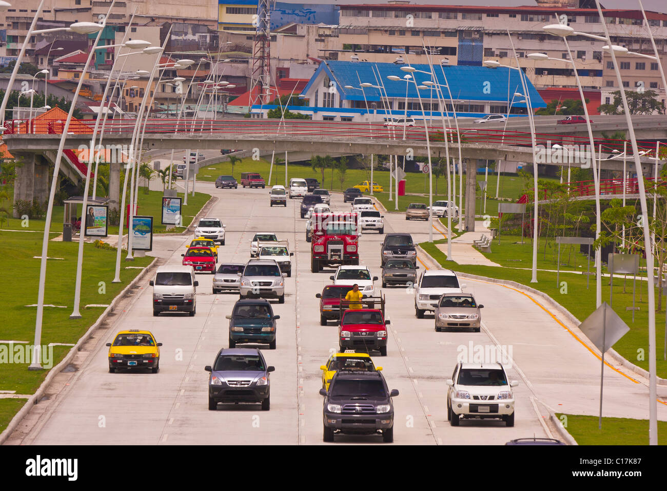 PANAMA CITY, PANAMA - Car traffic on Balboa Avenue Stock Photo - Alamy