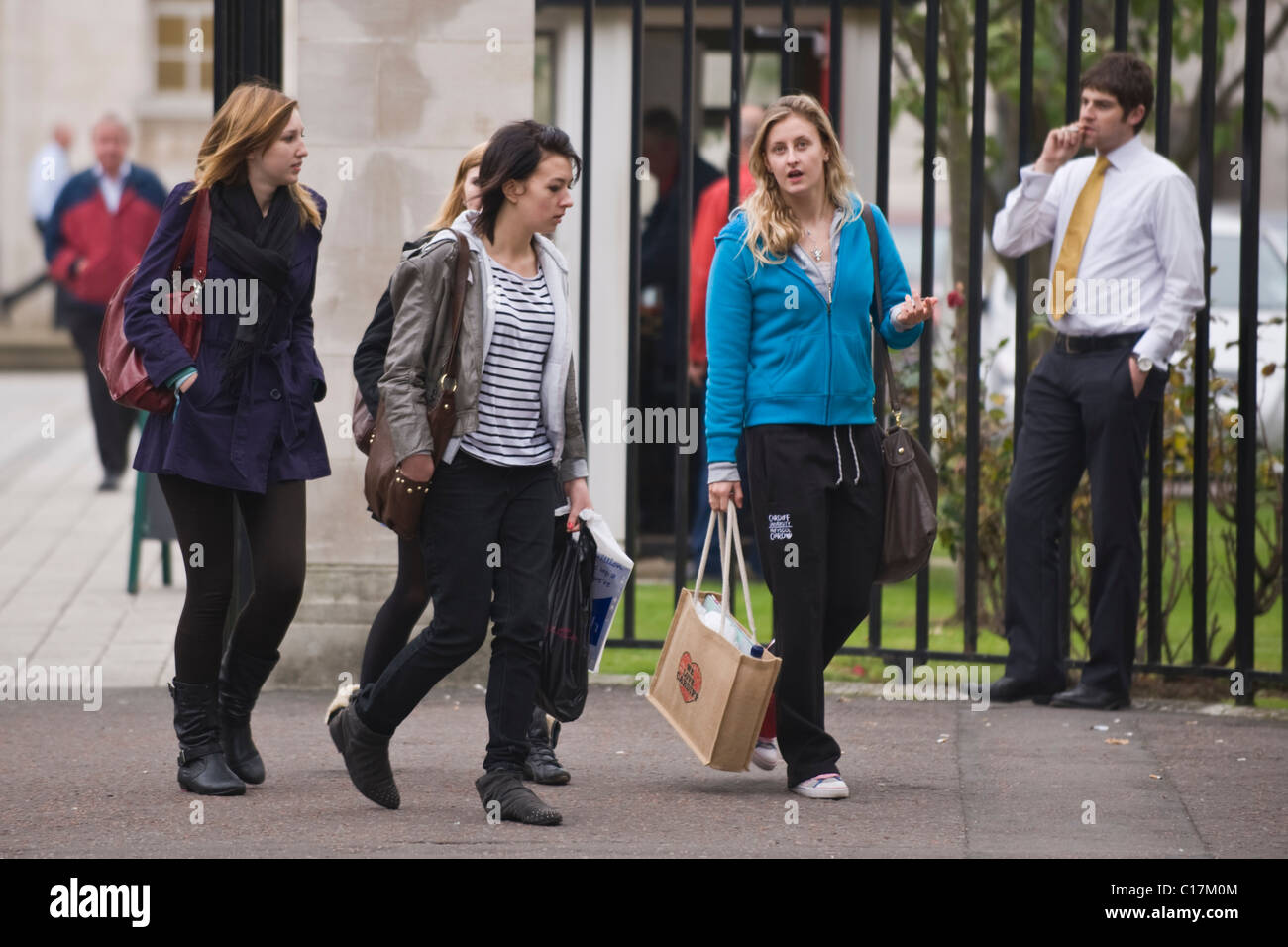 British university students walking hi-res stock photography and images ...