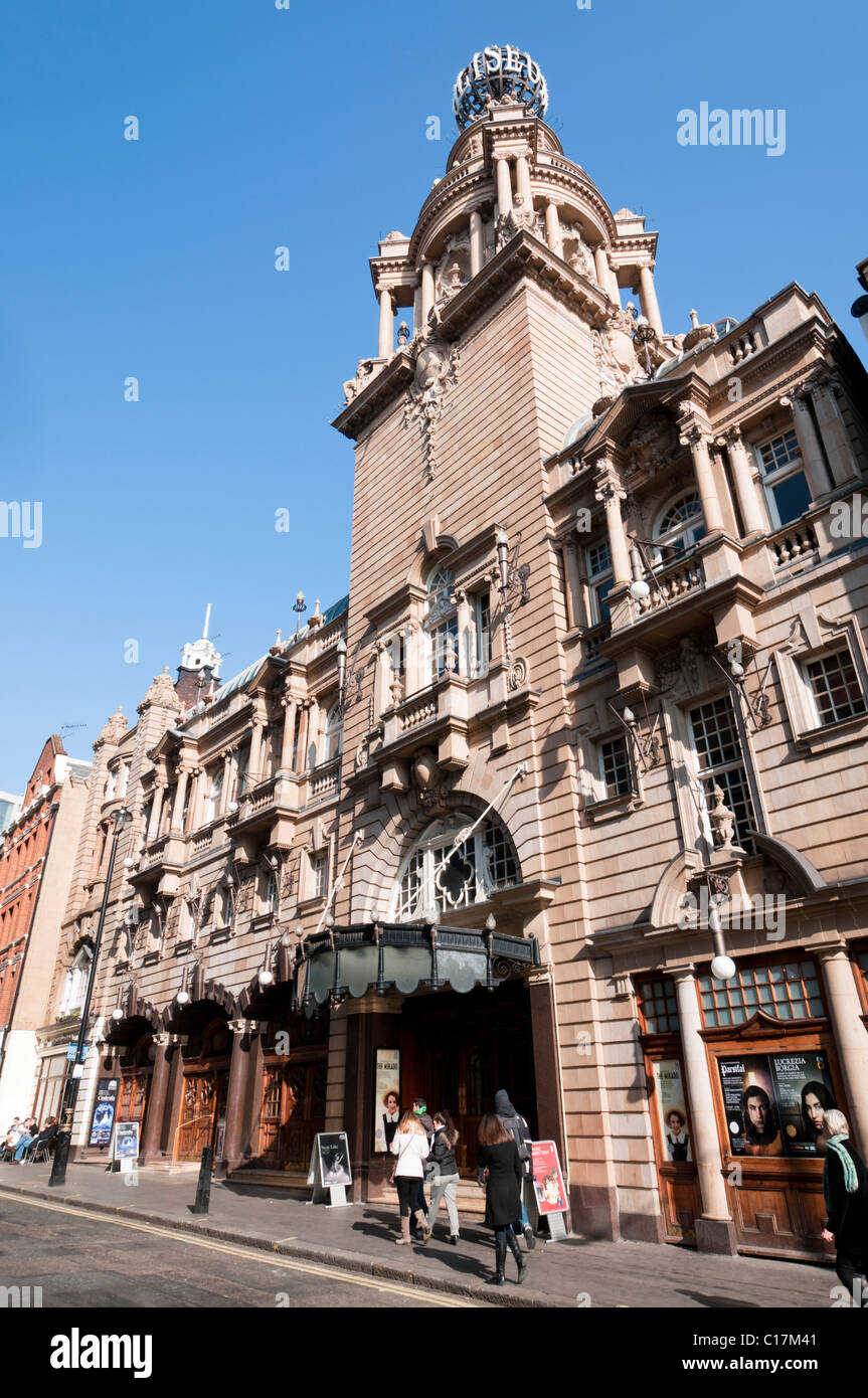 The coliseum london exterior hi-res stock photography and images - Alamy