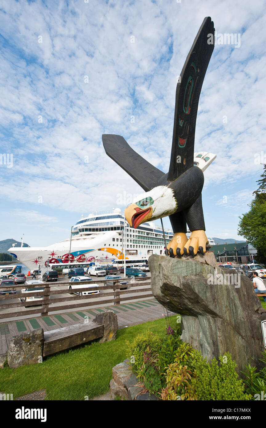 Norwegian Pearl Ship High Resolution Stock Photography and Images - Alamy