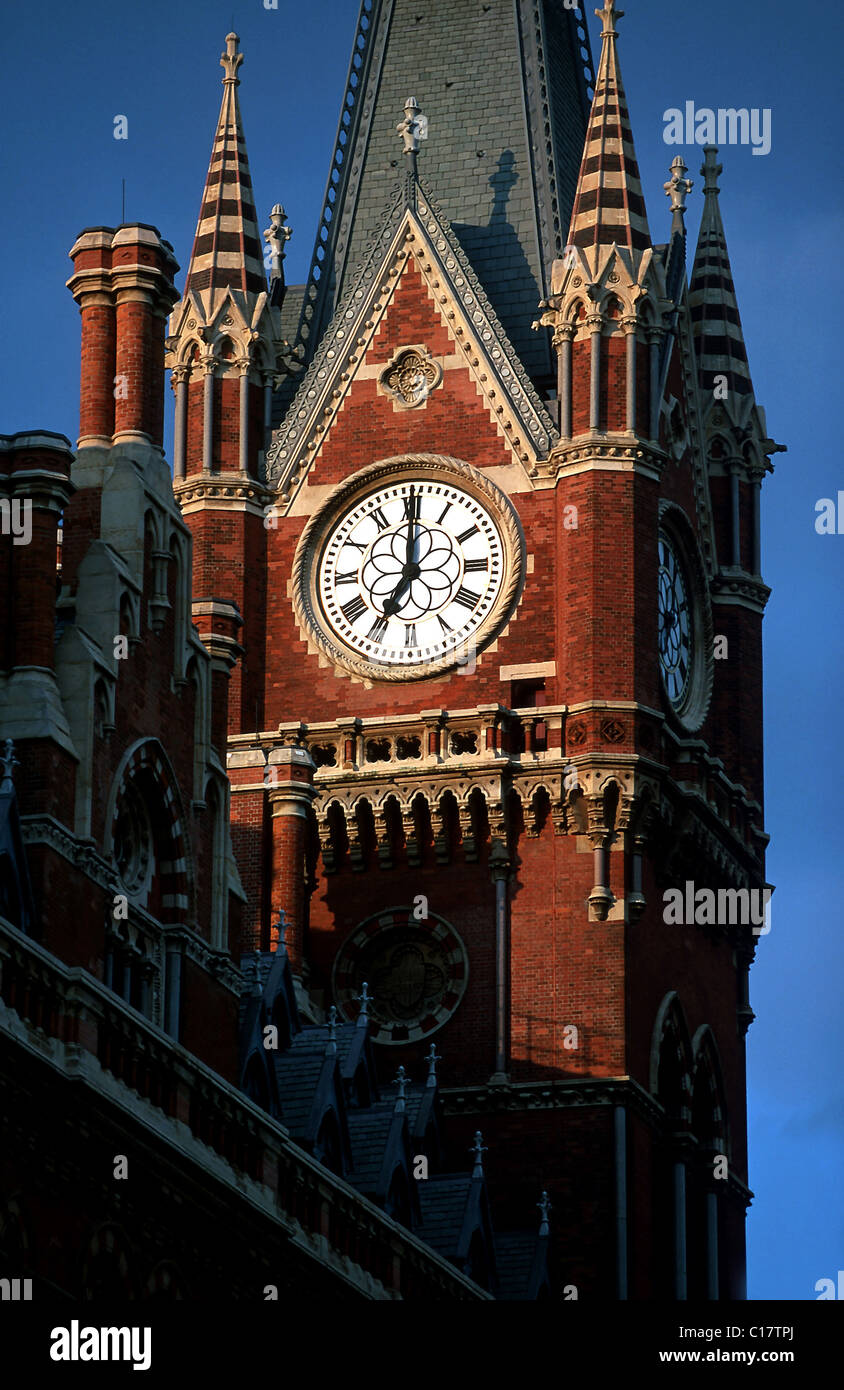 Borough of saint pancras hi-res stock photography and images - Alamy
