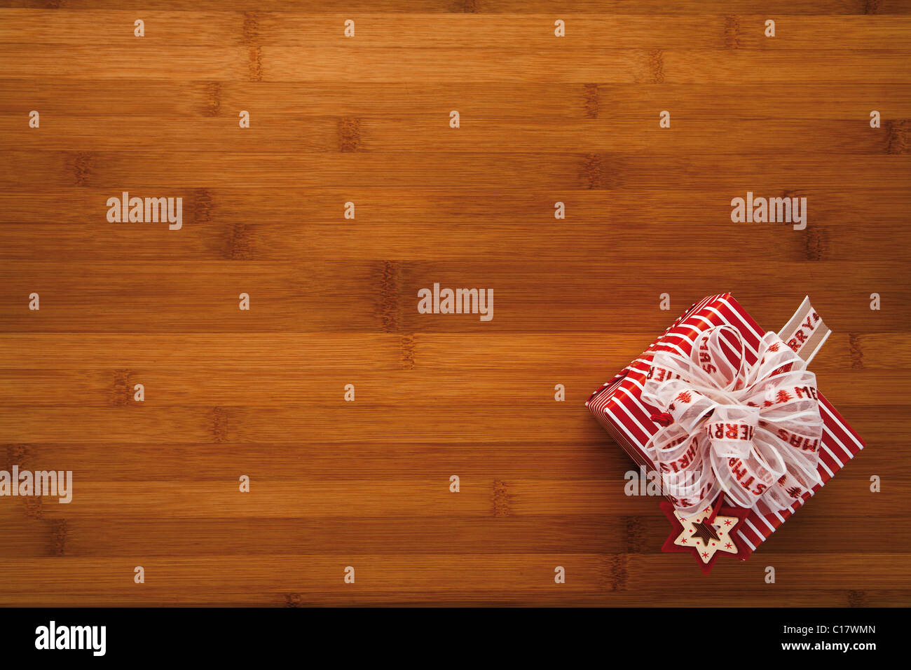Present table hi-res stock photography and images - Alamy