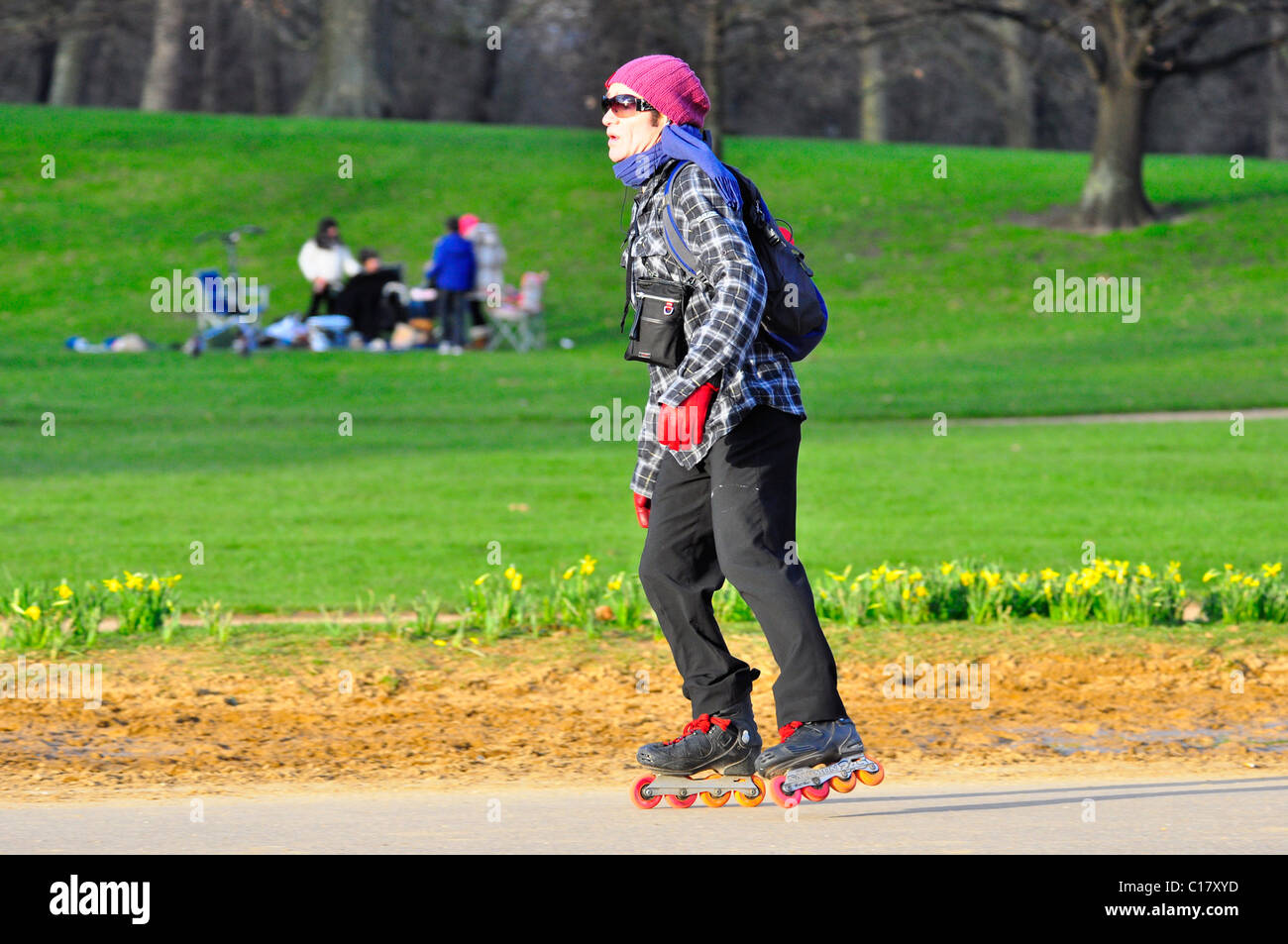 Roller blading in Hyde Park Stock Photo - Alamy