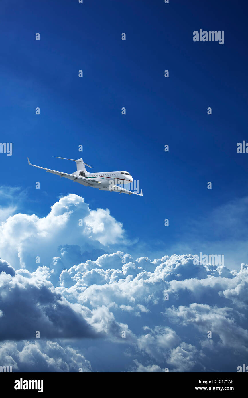 Jet aircraft in flight Stock Photo - Alamy