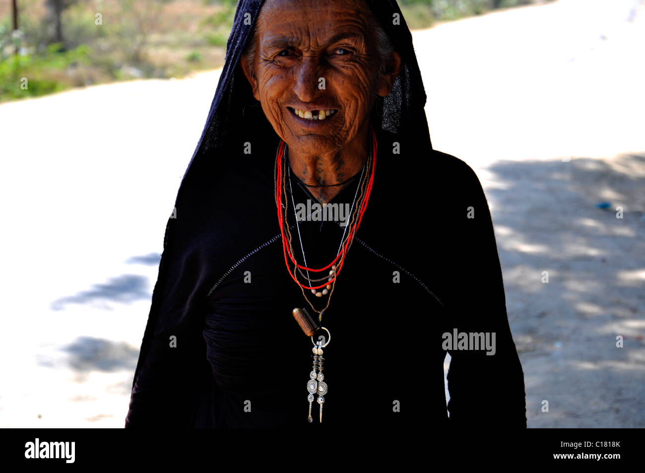 An old Rabbari tribal woman from Gujarat, India Stock Photo - Alamy