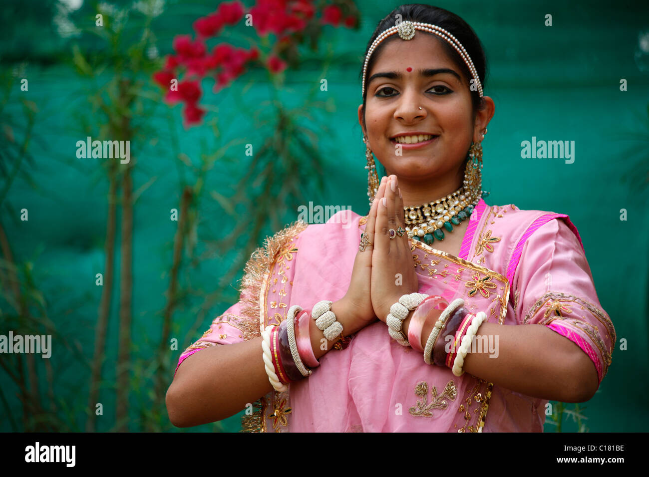 Portrait of Indian girl in traditional dress Stock Photo - Alamy
