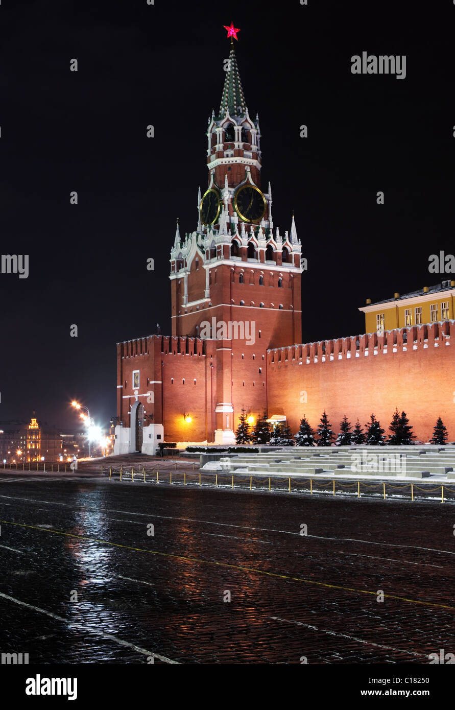 Spasskaya Tower (Savior Tower) is the main tower on the eastern wall of ...