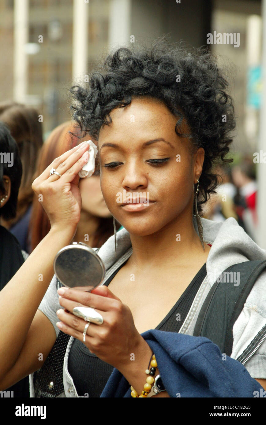 Hopefuls wait around the block for America's Next Top Model casting ...