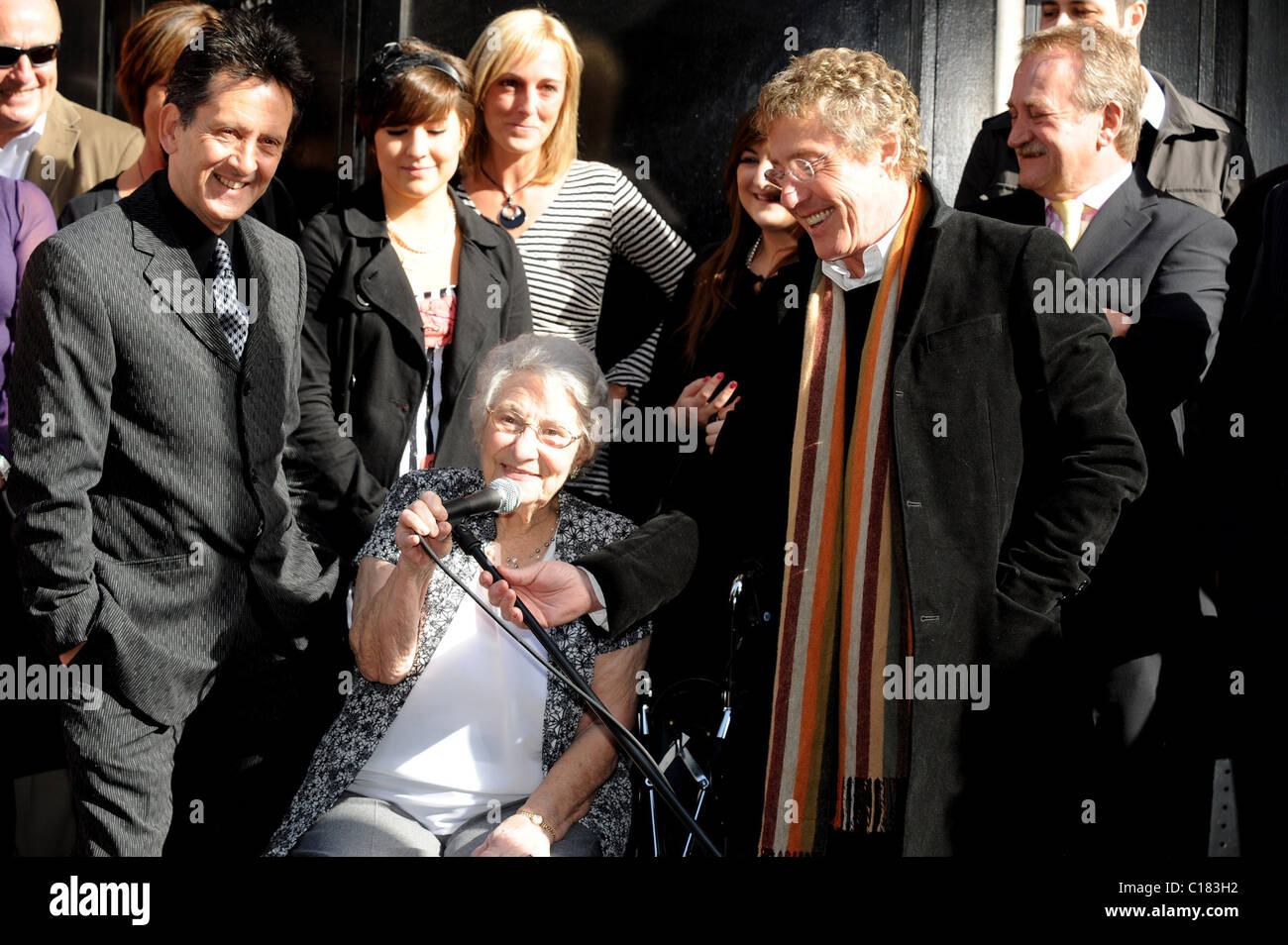 Roger Daltrey and Keith Moon's mother Kit Moon, along with family and ...