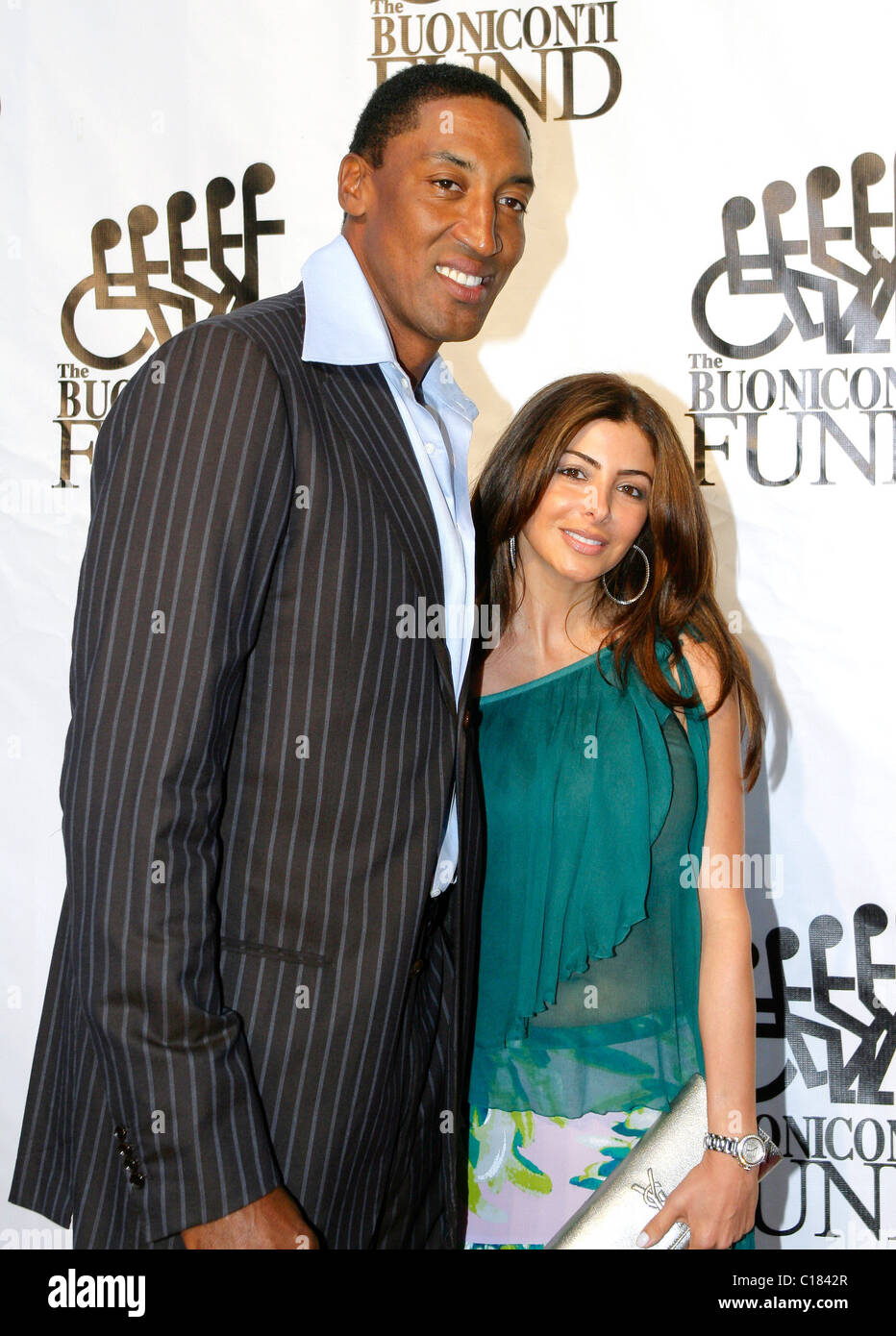 Scottie Pippen and guest Destination Fashion 2009 - Arrivals Bal ...