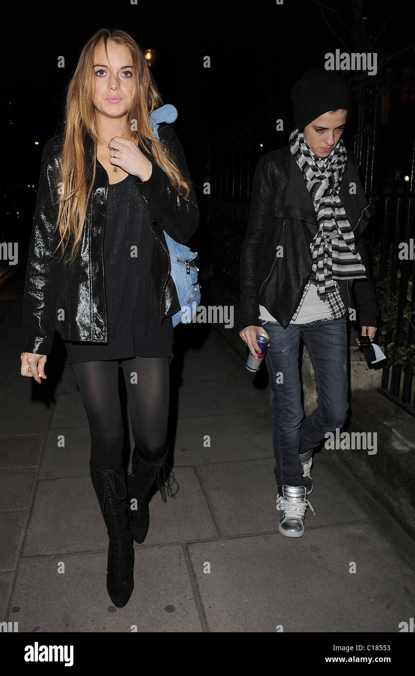 * LOHAN & RONSON SPARK WEDDING RUMOURS WITH SYNAGOGUE VISIT LINDSAY ...