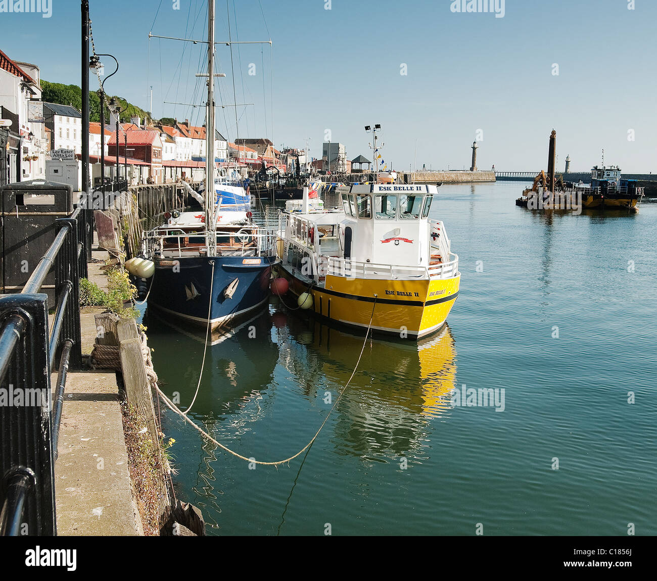 Whitby harbour fishing trawler hi-res stock photography and images - Alamy