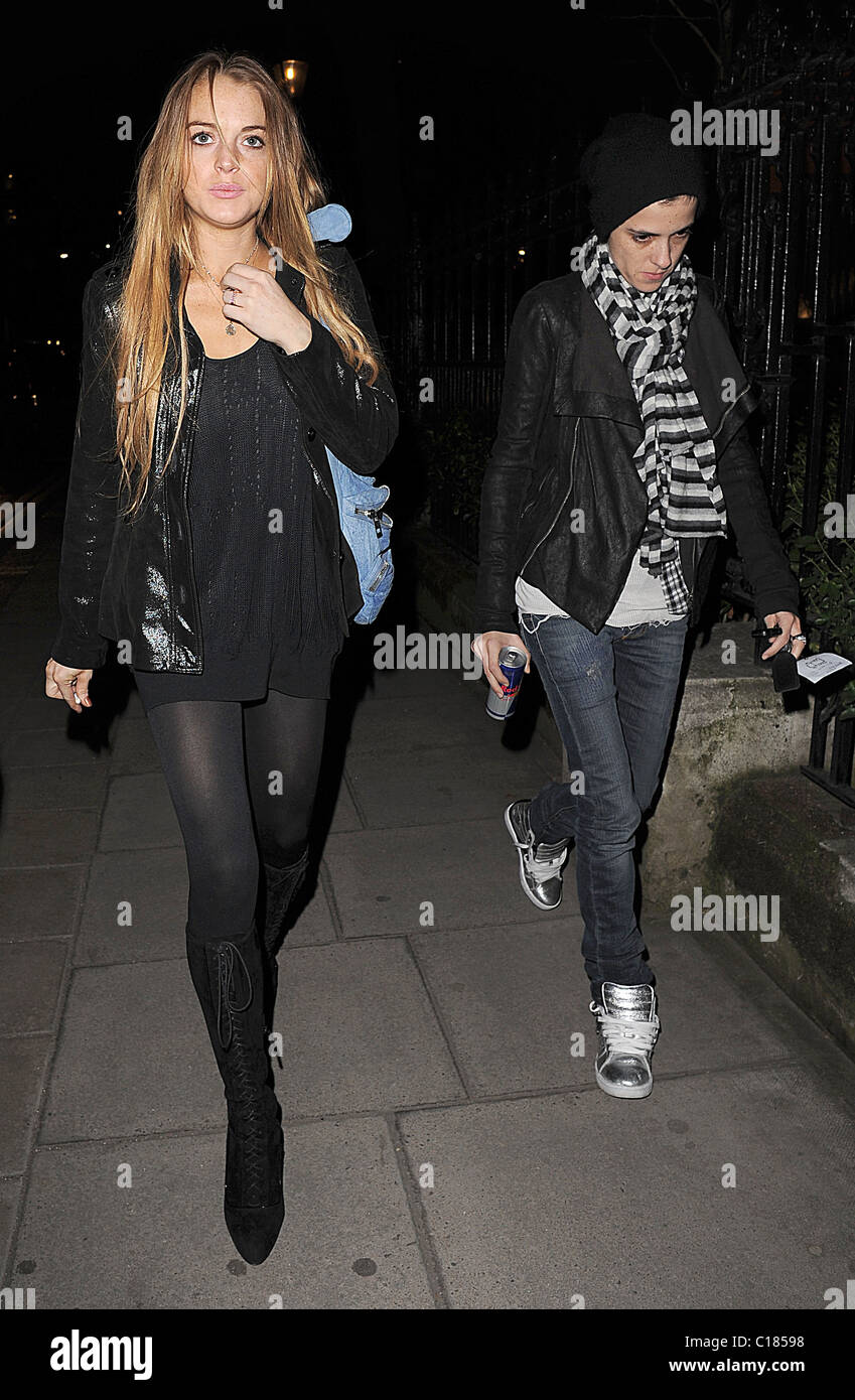 * LOHAN & RONSON SPARK WEDDING RUMOURS WITH SYNAGOGUE VISIT LINDSAY ...