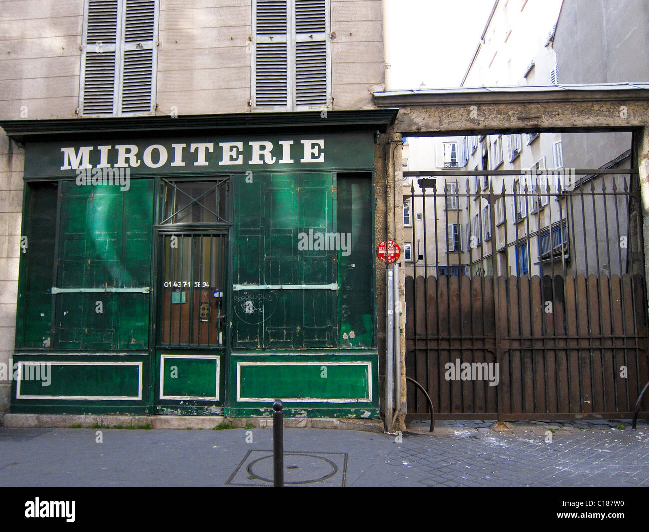 Old storefronts outside wood horizontal hi-res stock photography and ...