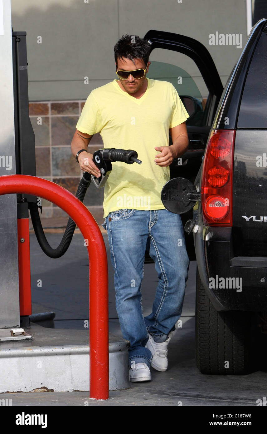 76 gas station hi-res stock photography and images - Alamy